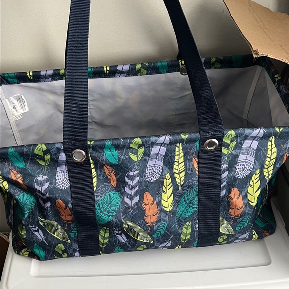 thirty-one | Bags | Thirtyone Large Utility Tote Feathers | Poshmark